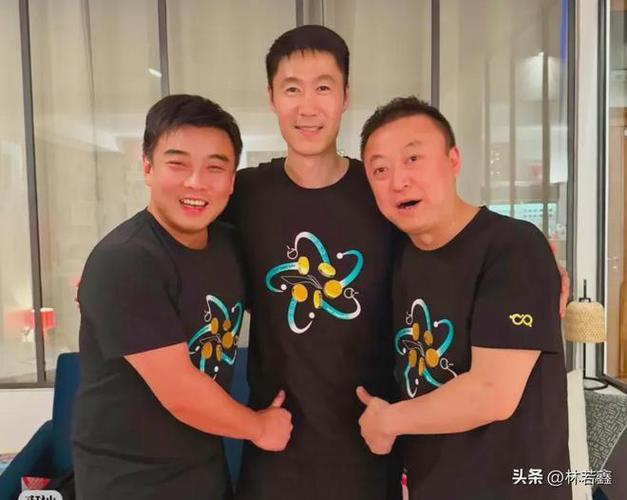 王励勤马琳王皓集体送祝福图标