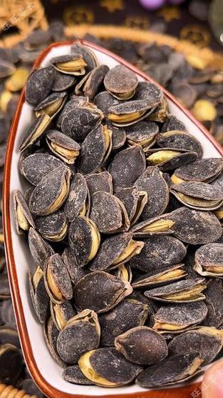 黑瓜子是南瓜子吗图标