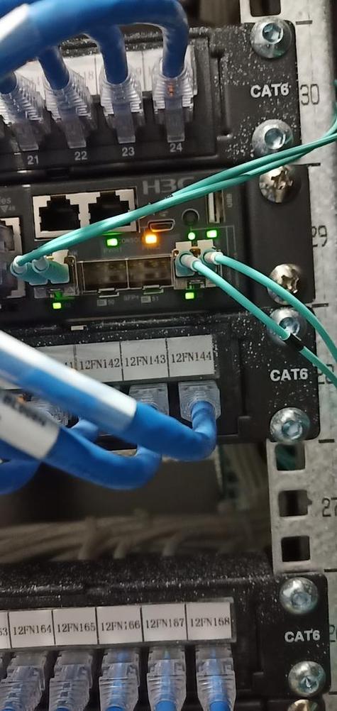 交换机闪黄灯表示什么图标