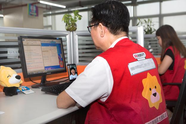 苏宁金融24小时人工客服电话图标