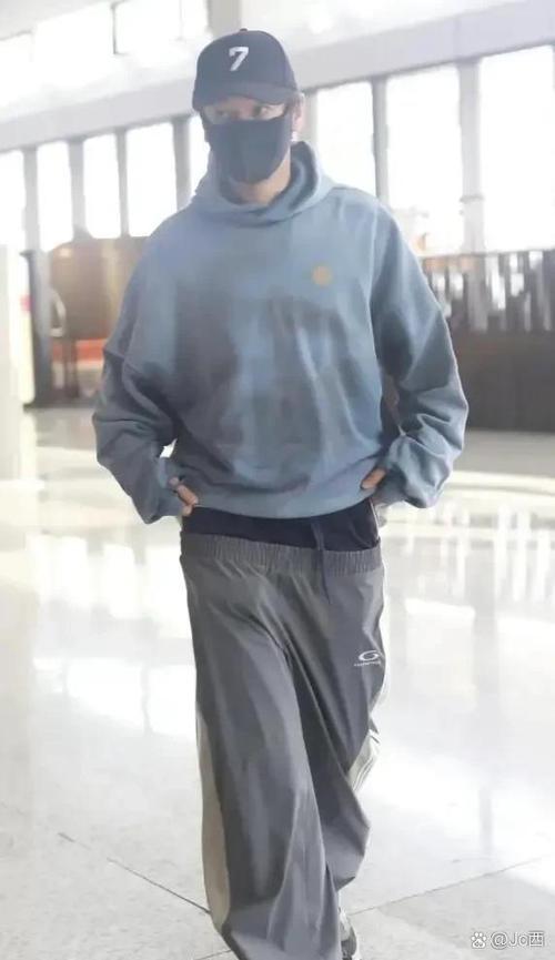 提裤子是暗示性吗图标
