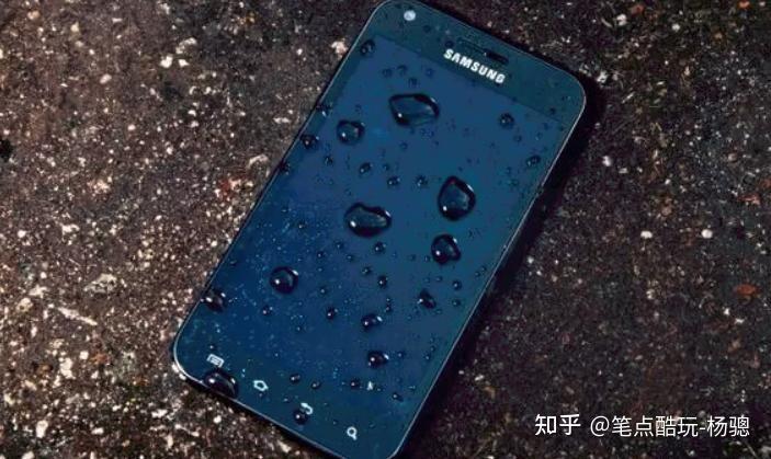 手机边缘沾了一点水要紧吗截图