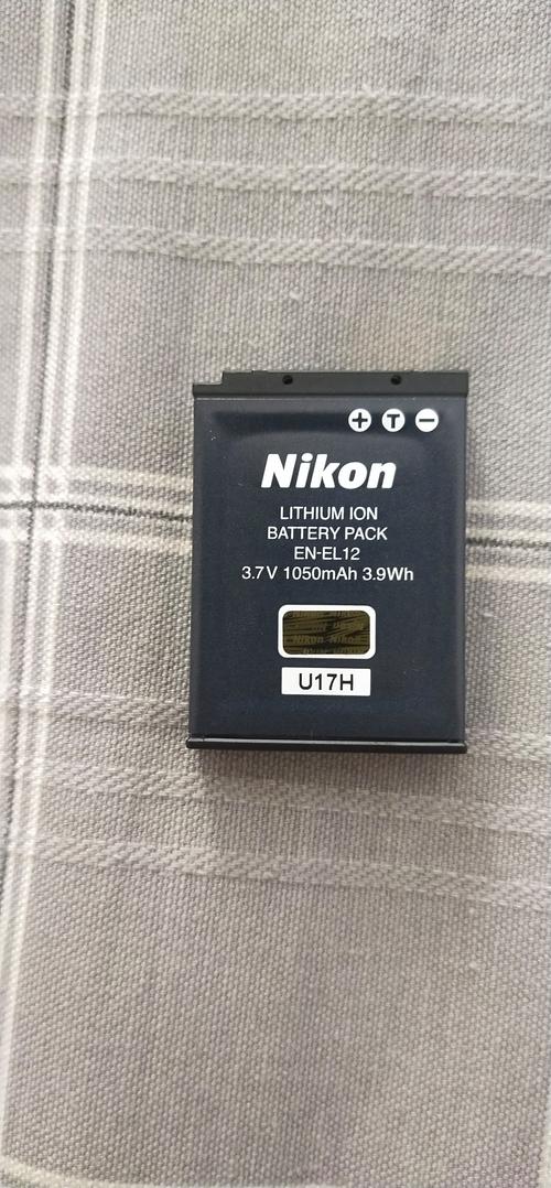 尼康d7100电池仓