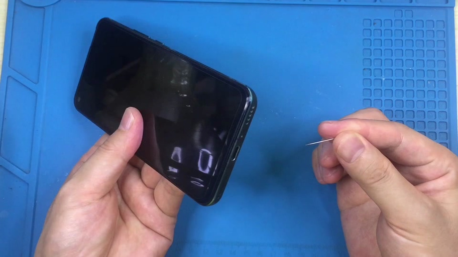 vivo手机卡槽拿不出