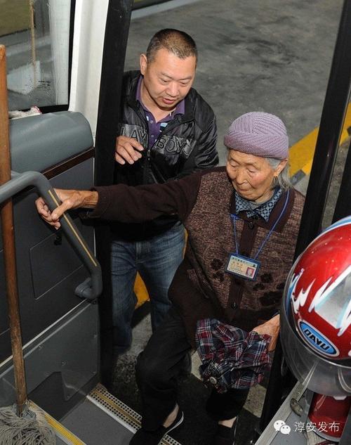 合肥市60岁老人免费乘车