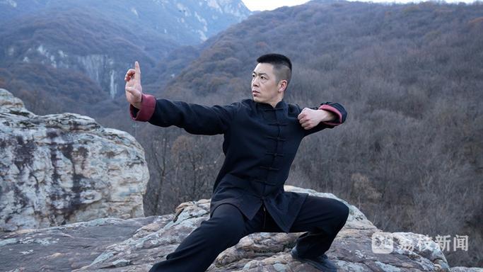 梁小龙的师父是谁图标