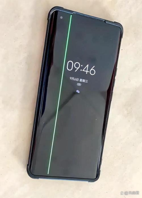 iphone屏幕有一条绿线截图