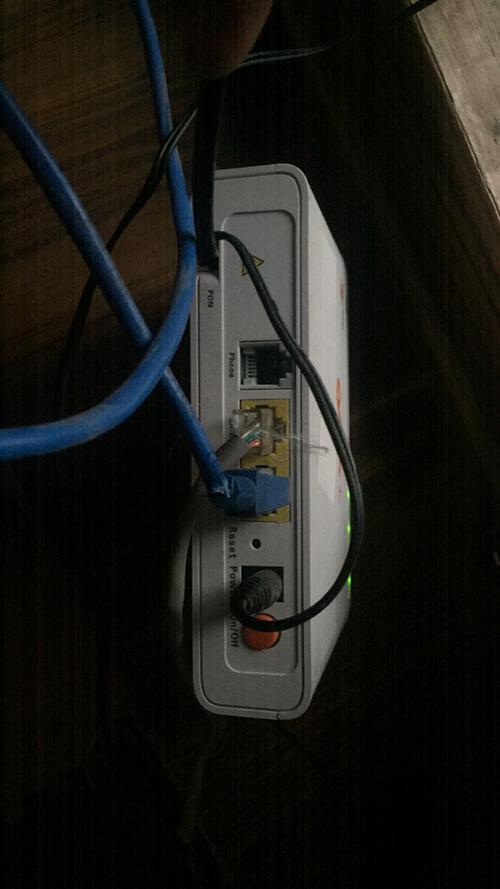 路由器亮两个灯图标