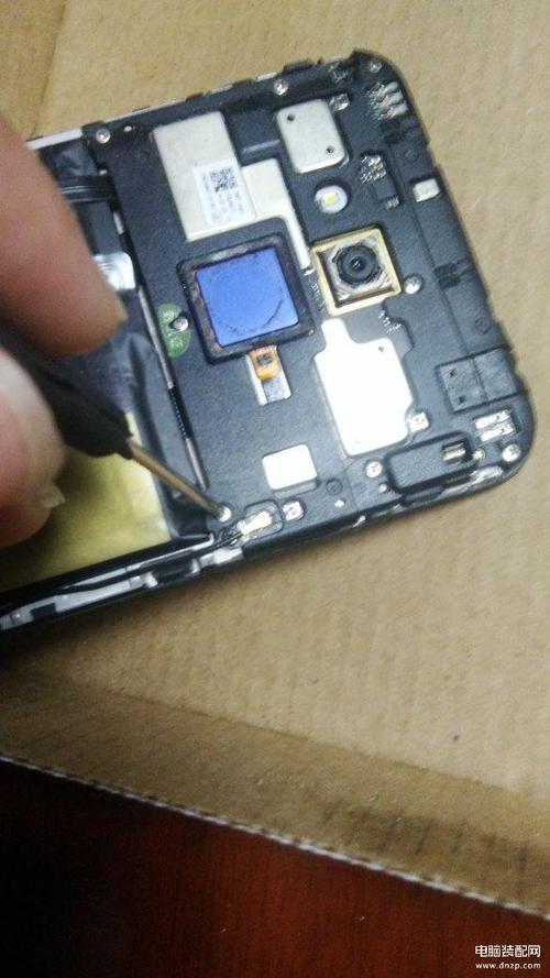 坚果手机更换电池