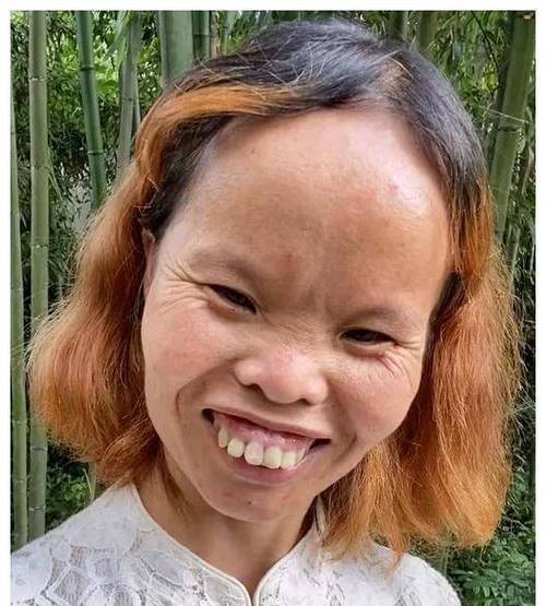 女孩说自己丑幽默回答图标