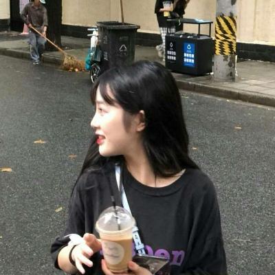 女生手握奶茶唯美图片图标