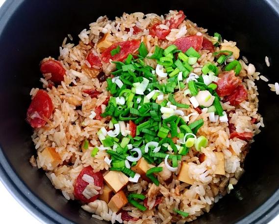 电饭锅做腊肠饭的做法图标