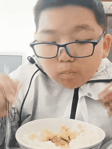 吃播小学生截图