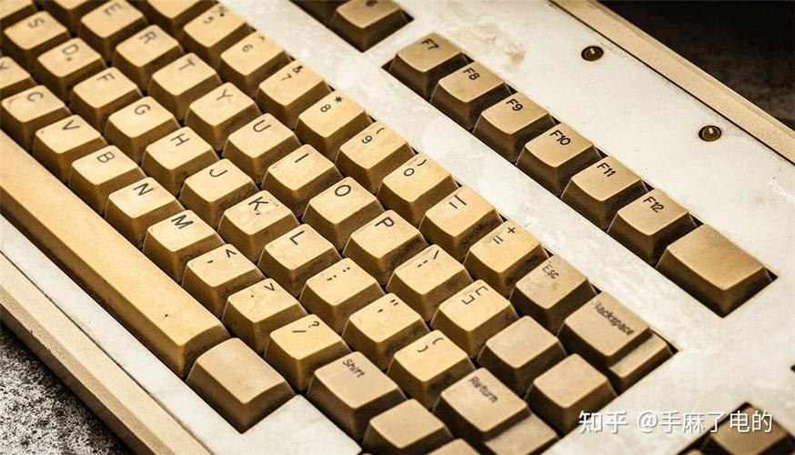 白色home键变黄正常吗