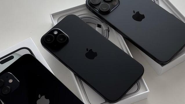 iphone15完全黑屏截图