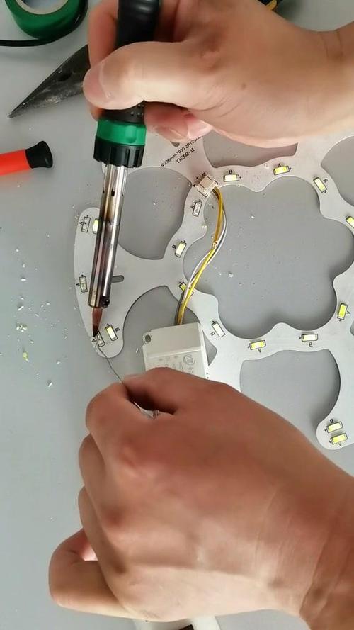 三色led吸顶灯坏了一个颜色图标