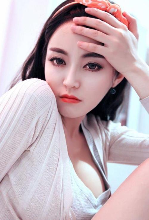 潘春春早期写真截图