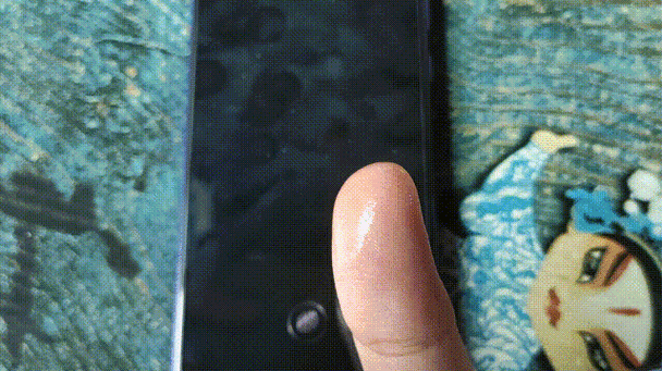 油滴到手机屏幕上会渗入手机截图