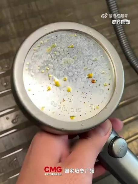 花洒堵塞怎么清理水垢缩略图