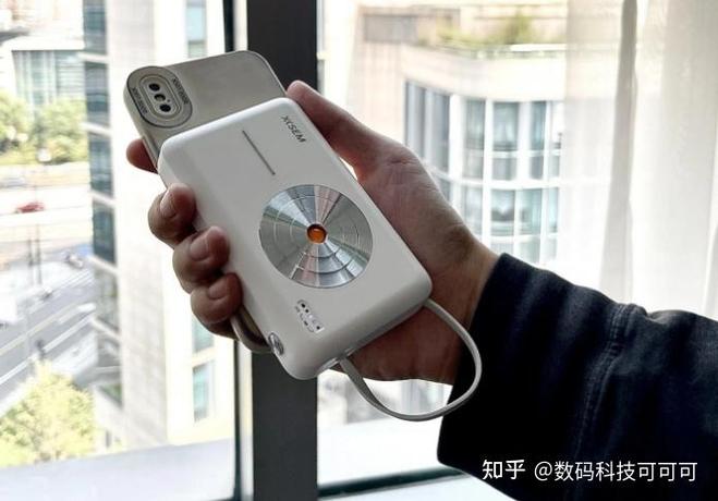 充电宝能两个口一起充电吗