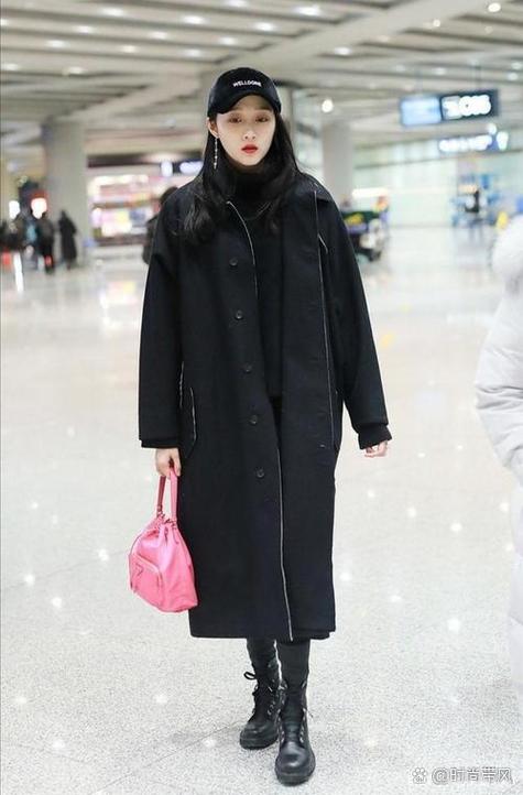 黑色最佳颜色搭配图羽绒服截图