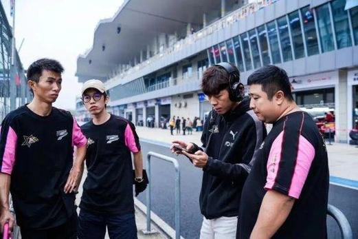 女主是运动员男主是明星图标