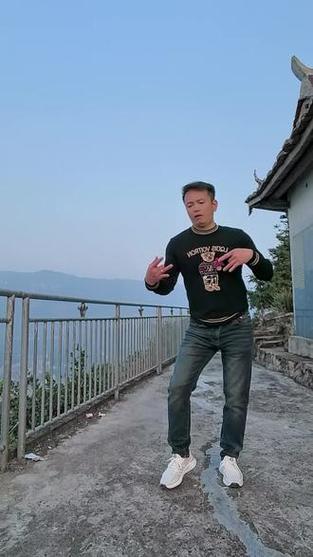 左手六右手七短视频图标
