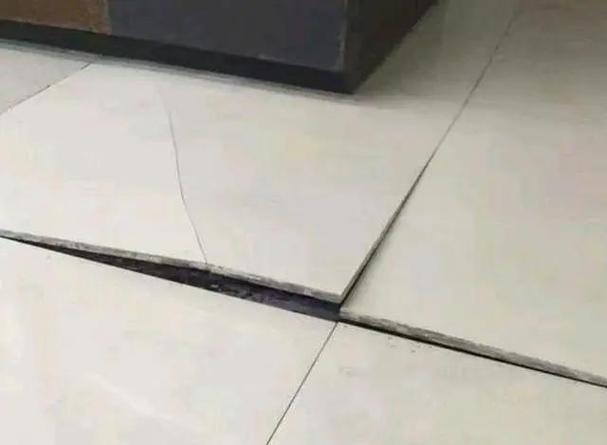 墙面瓷砖拱起来了怎么修复图标
