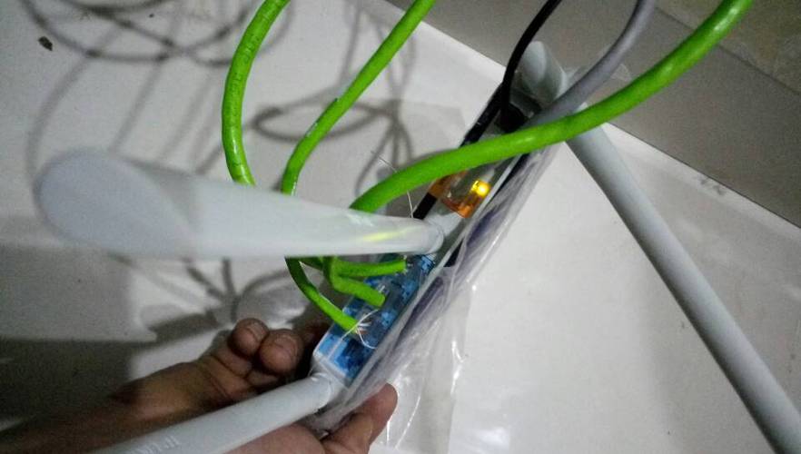 路由器插上电源灯不亮图标