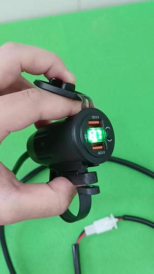 usb充电器加装图标