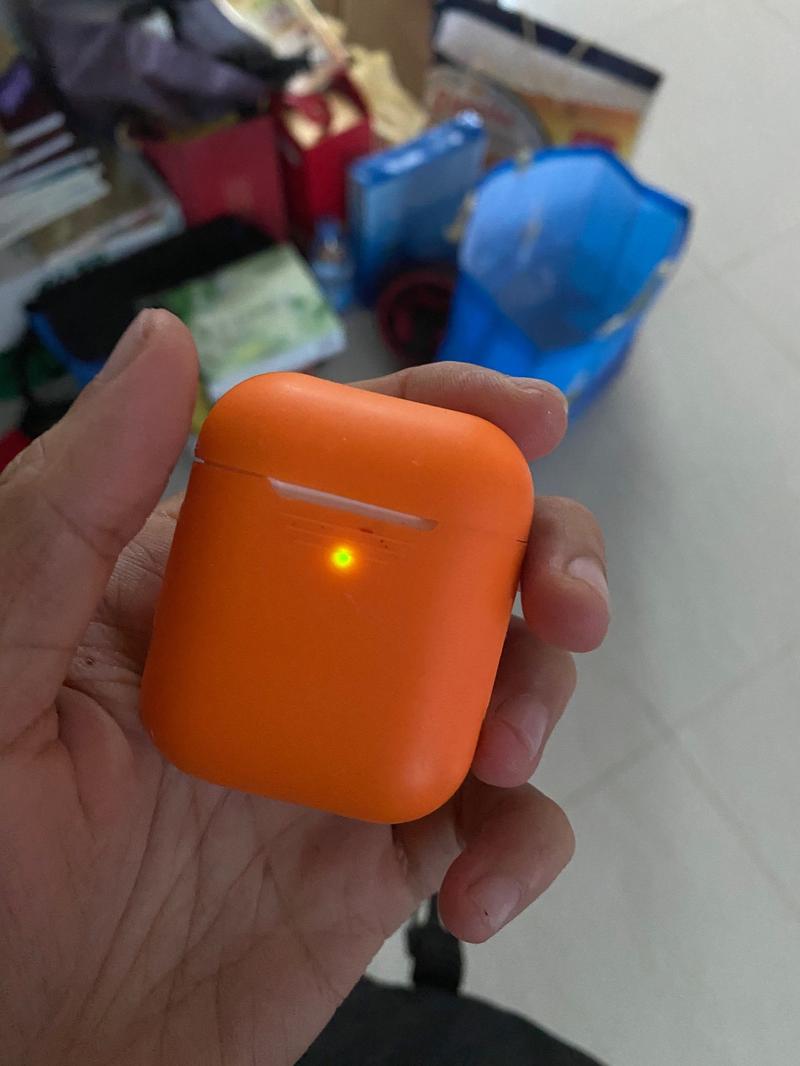 蓝牙耳机灯是橙色表示充电吗截图