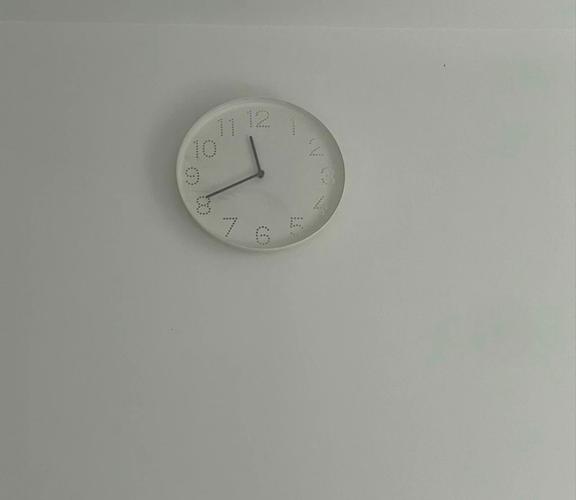 宜家挂钟怎么挂墙上图标