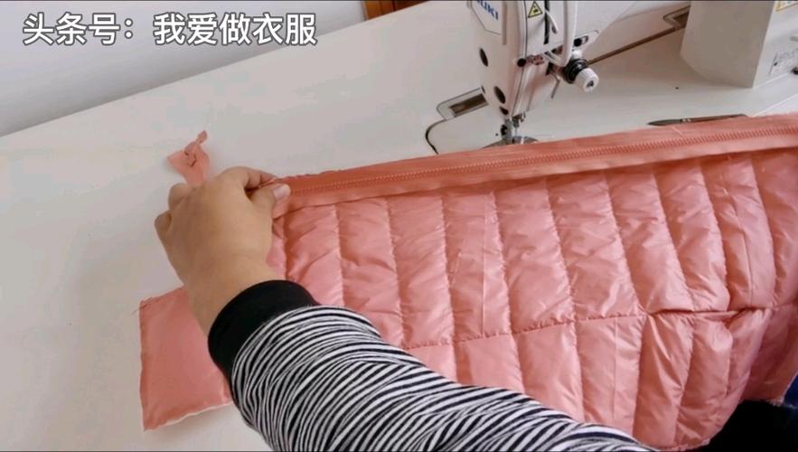 羽绒服拉链怎么装图标