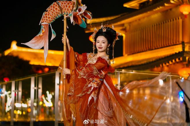 正版锦鲤汉服图标