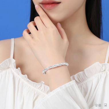 女士戴手环一般戴哪个手图标