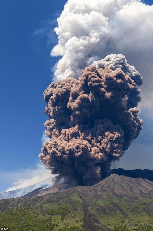 休眠火山会喷发吗图标