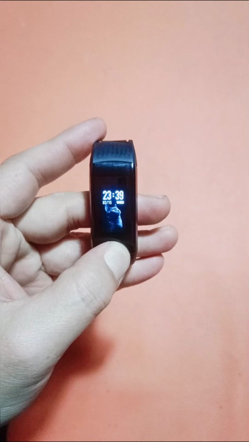 华为手环底部发绿光截图