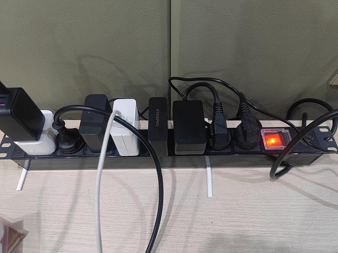 插座插满了充电器会怎么样图标