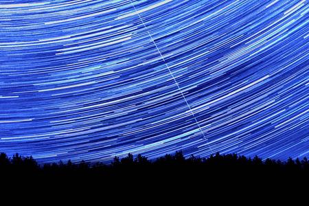 4月出生的明星有哪些图标