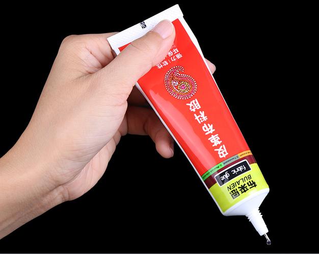 可以粘住皮肤的胶截图
