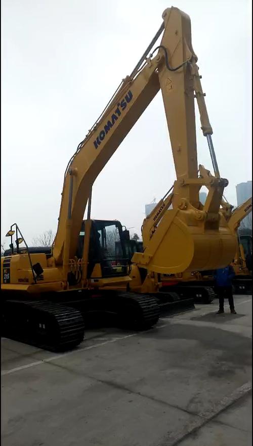 小松215一10参数图片