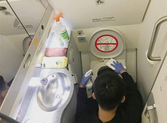 行李箱贴纸胶痕迹怎么去除图标