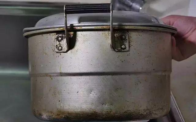 铝锅里面烧焦烧黑了怎么清洗图标
