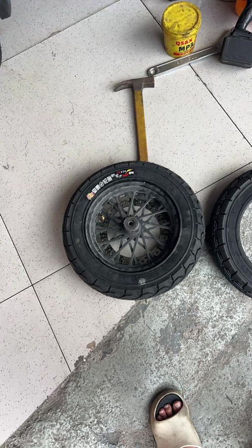 电动车拆后轮图标