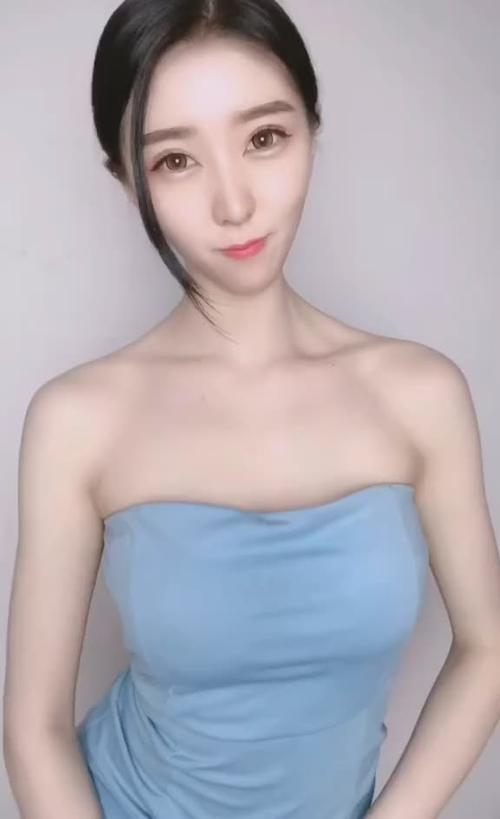 挑战胸前放口红图标