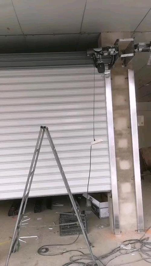 老式卷帘门维修视频截图