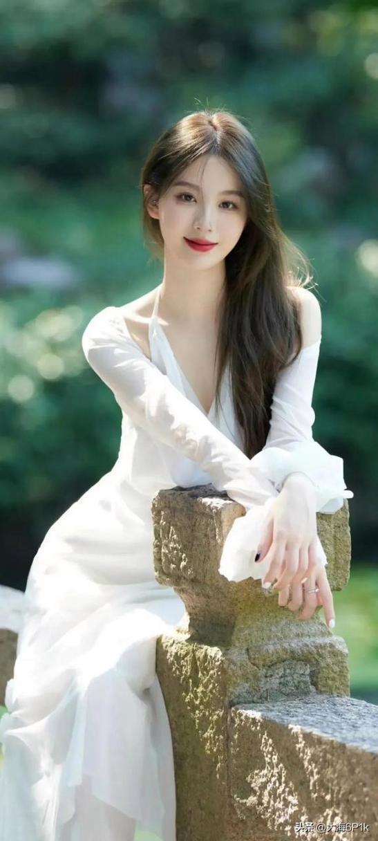 女人摆个POS什么意思