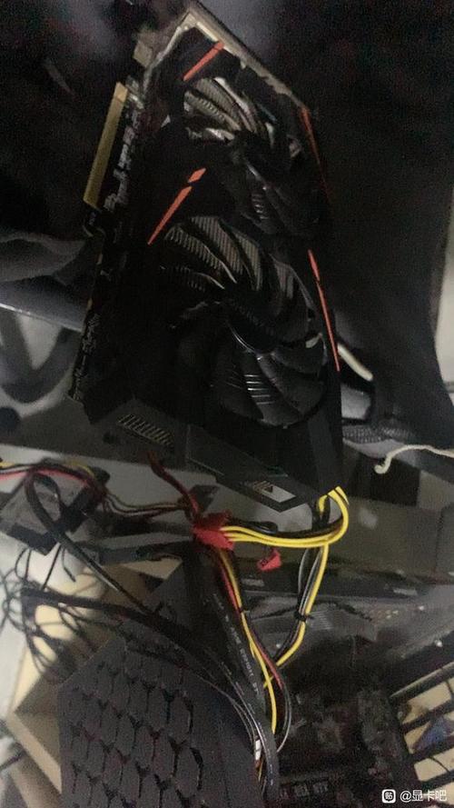 显卡风扇可以接主板上吗截图