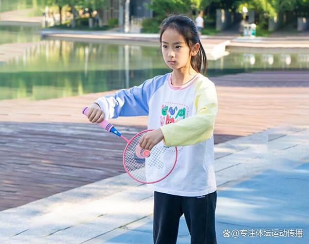 7-12岁儿童羽毛球拍怎么选