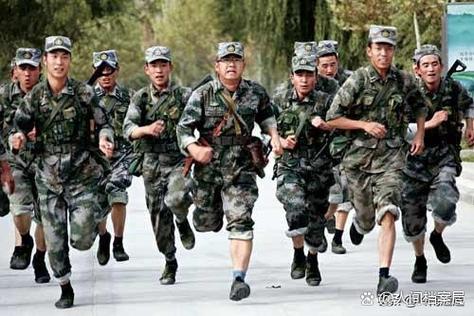 当兵是自己去部队还是部队来人接图标